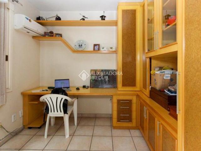 Casa com 4 Quartos a venda no bairro Niterói com 255m²