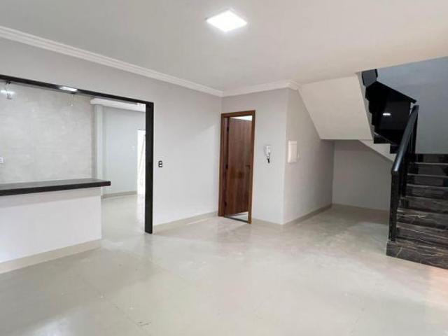 Casa com 4 quartos à venda no Bairro Santa Mônica Uberlândia/MG