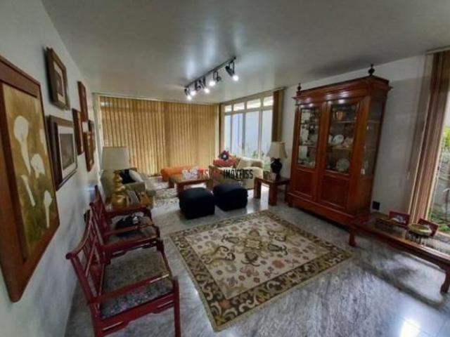 Casa com 4 quartos à venda no Bairro Tabajaras Uberlândia/MG