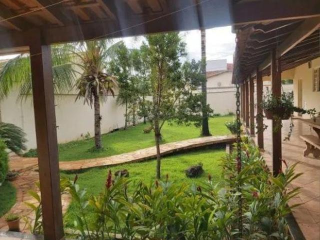 Casa com 4 quartos à venda no Bairro Vigilato Pereira Uberlândia/MG