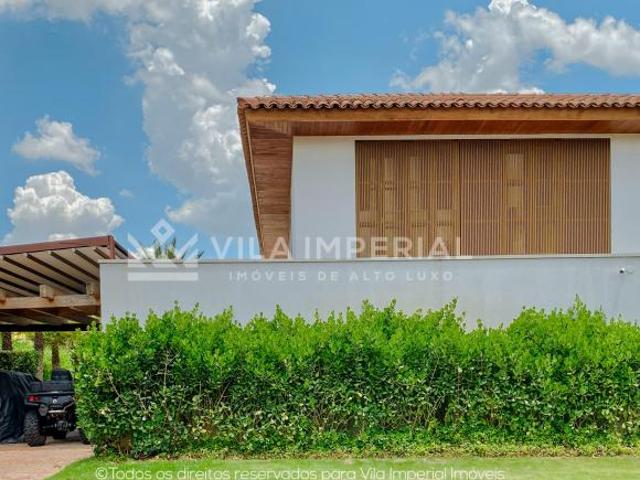 Casa com 4 quartos à venda no condomínio Fazenda da Grama!