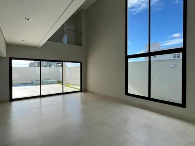 Casa com 4 quartos à venda no Condomínio Jardim Versailles Uberlândia/MG