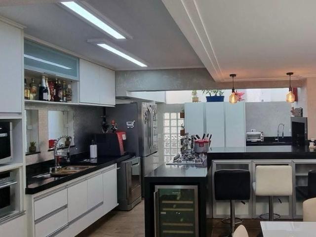 Casa com 4 quartos à venda ou aluguel na Vila Mariana