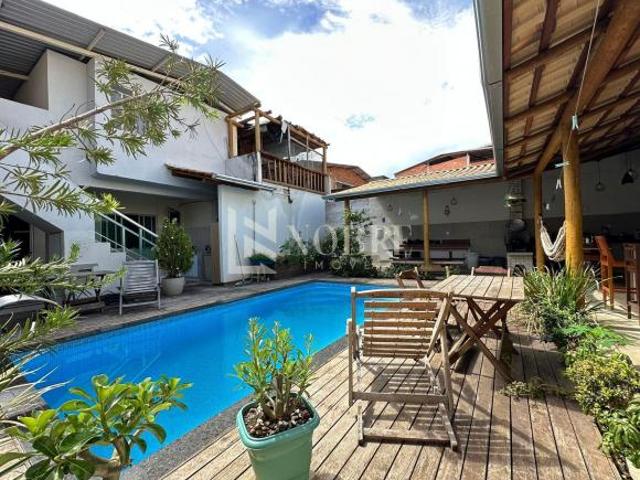 Casa com 4 Quartos, Área Gourmet e Piscina no Cidade Nobre