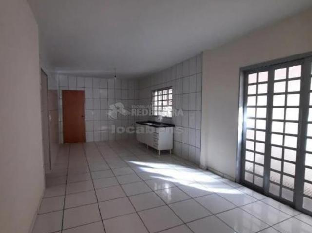Casa com 4 Quartos Disponível para Venda e Locação no Residencial Ana Célia