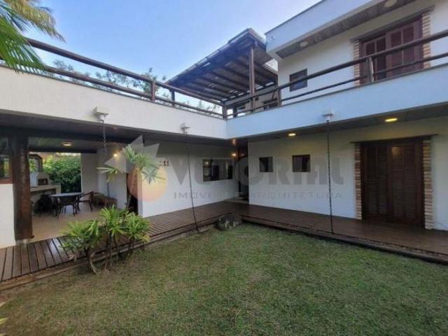 Casa com 4 quartos e 400 m² à venda no Centro