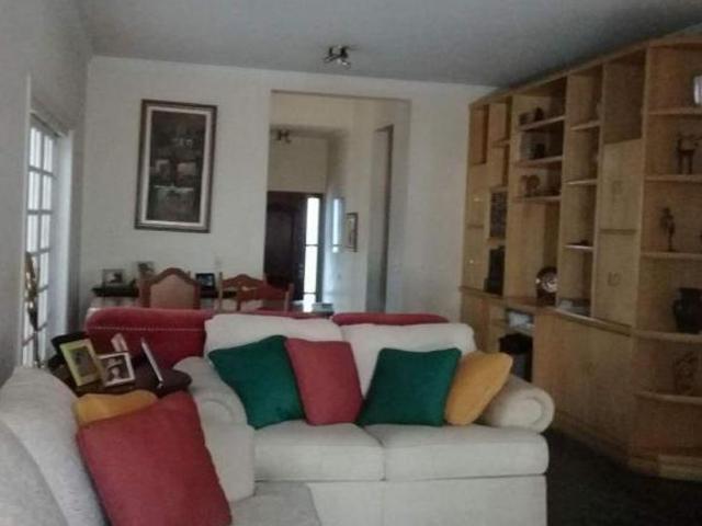 Casa com 4 quartos e 400 m² à venda em Parque dos Príncipes