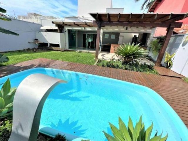 Casa com 4 quartos e 403 m² à venda em Martim de Sá