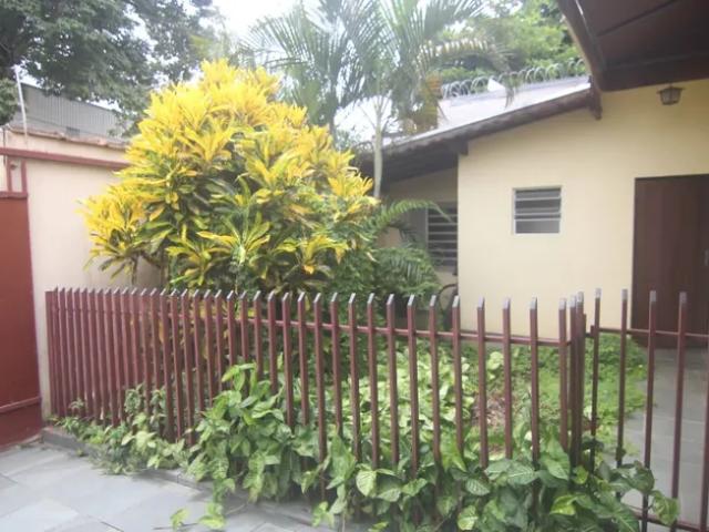 Casa com 4 Quartos e 4 banheiros à Venda, 157 m² por R$ 470.000