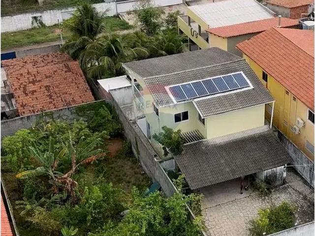 Casa com 4 Quartos e 4 banheiros à Venda, 247 m² por R$ 849.000