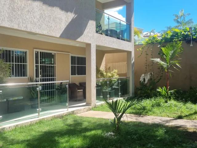 Casa com 4 Quartos e 4 banheiros à Venda, 250 m² por R$ 1.500.000