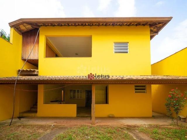 Casa com 4 Quartos e 4 banheiros à Venda, 580 m² por R$ 839.990