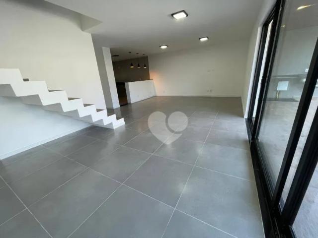 Casa com 4 quartos e 4 suítes à venda, 202 m² por R$ 1.590.000 Recreio dos Bandeirantes Rio de J