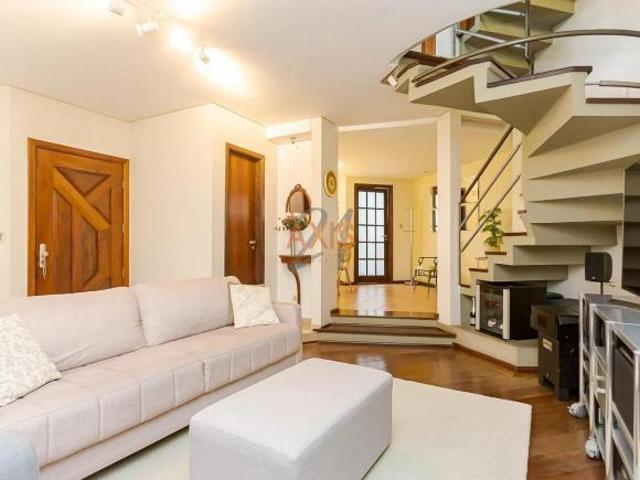 Casa de 4 quartos à Venda na Rua Frei Vicente Salvador |Jardim das Américas Curitiba