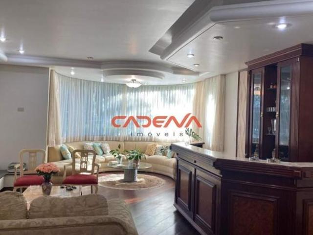 Casa com 4 quartos e 4 vagas à venda no Bigorrilho