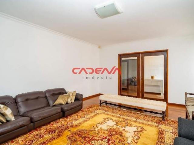 Casa com 4 quartos e 4 vagas à venda no Jardim Botânico