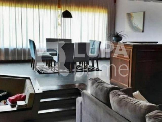 CASA COM 4 QUARTOS E 4 VAGAS DE GARAGEM À VENDA EM PALMAS DO TREMEMBÉ