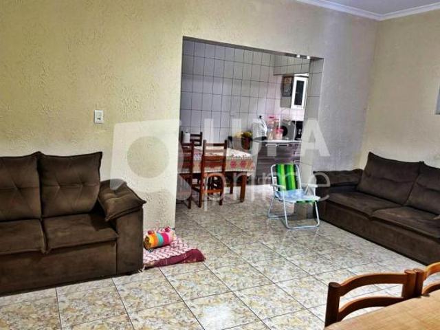 CASA COM 4 QUARTOS E 4 VAGAS DE GARAGEM À VENDA NA VILA MARIA