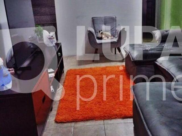 CASA COM 4 QUARTOS E 4 VAGAS DE GARAGEM À VENDA NA VILA MEDEIROS