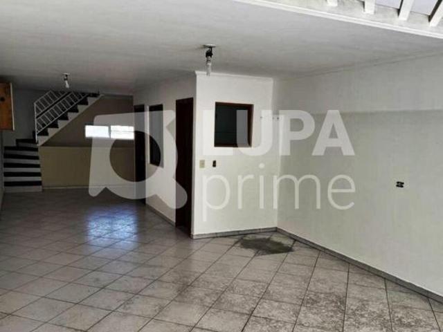 CASA COM 4 QUARTOS E 4 VAGAS DE GARAGEM À VENDA NO TREMEMBÉ