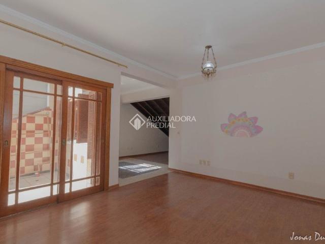 Casa com 4 quartos e 525m² para alugar em Estancia Velha, Canoas
