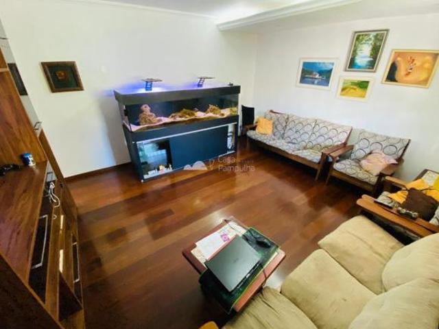 Casa com 4 Quartos e 5 banheiros, 360m²