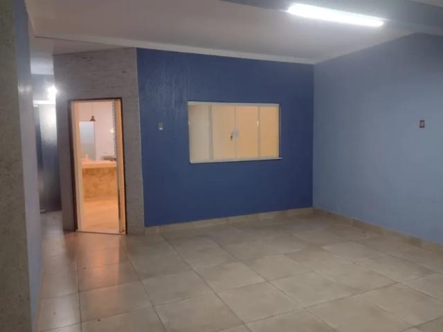 Casa com 4 Quartos e 5 banheiros à Venda, 170 m² por R$ 530.000