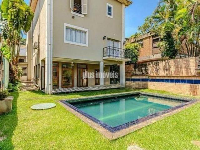 Casa com 4 Quartos e 5 banheiros à Venda, 550 m