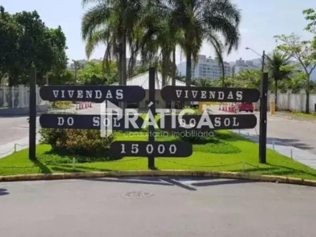 Casa com 4 Quartos e 5 banheiros à Venda, 700 m² por R$ 3.980.000