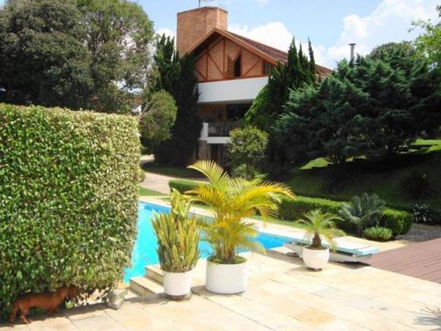 Casa com 4 Quartos e 6 banheiros à Venda, 1600 m² por R$ 3.600.000