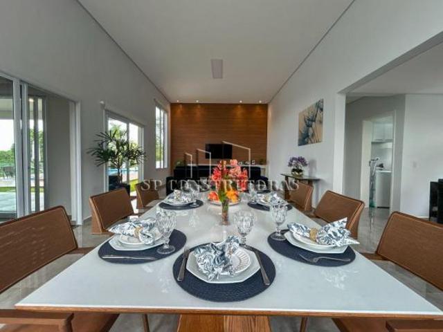 CASA COM 4 QUARTOS E 6 BANHEIROS A VENDA, 270 M2 | ACEITA PERMUTA | COLINAS DE PORANGABA OPORTUNID
