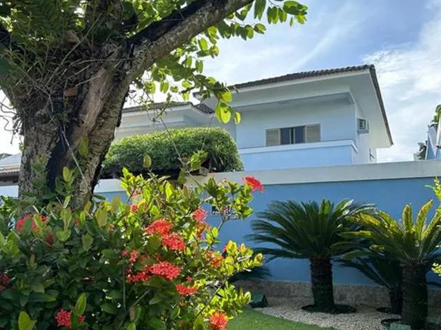 Casa com 4 Quartos e 6 banheiros à Venda, 364 m² por R$ 3.880.000