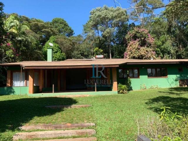 Casa com 4 Quartos e 6 banheiros à Venda, 390 m² por R$ 1.900.000