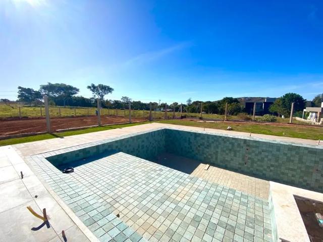 Casa com 4 Quartos e 6 banheiros à Venda, 322 m² por R$ 2.180.000