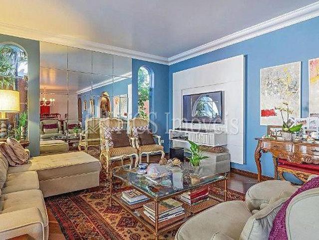 Casa com 4 Quartos e 6 banheiros à Venda, 450 m² por R$ 3.199.000