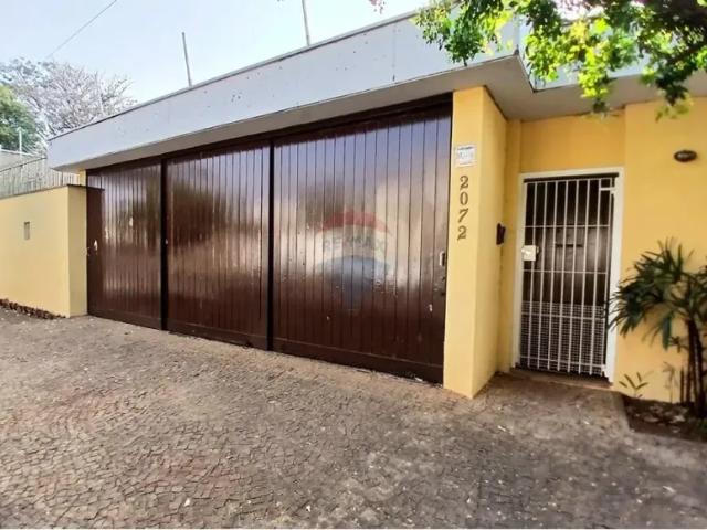 Casa com 4 Quartos e 6 banheiros à Venda, 562 m² por R$ 1.290.000