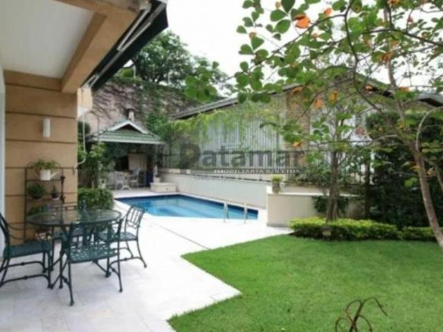 Casa com 4 Quartos e 6 banheiros à Venda, 620 m² para Venda e Locação
