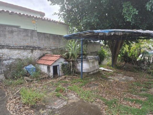 Casa com 4 Quartos e 966m² no Centro
