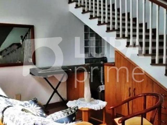 CASA COM 4 QUARTOS E 10 VAGAS DE GARAGEM À VENDA NO HORTO FLORESTAL