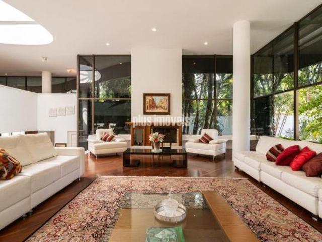 Casa com 4 Quartos e 10 banheiros à Venda, 768 m²
