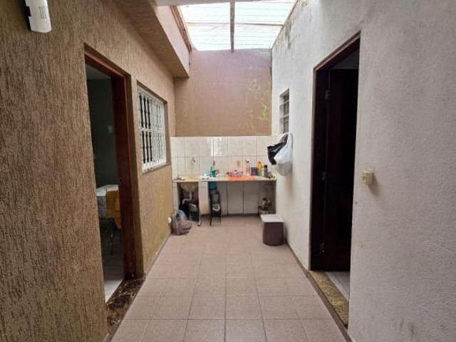 Casa com 4 quartos e 160 m² à venda em Vila Império