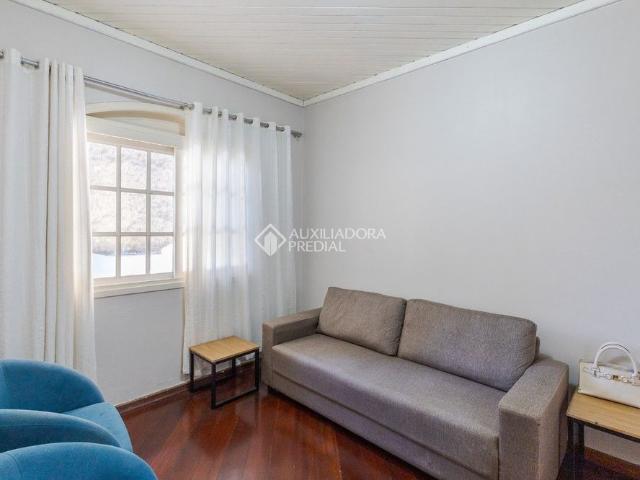 Casa com 4 quartos e 180m² para alugar em Fátima, Canoas