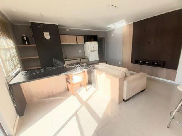 Casa com 4 quartos e 1 suíta no bairro Tristeza