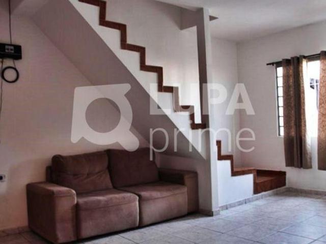 CASA COM 4 QUARTOS E 1 VAGA DE GARAGEM À VENDA NO LAUZANE PAULISTA