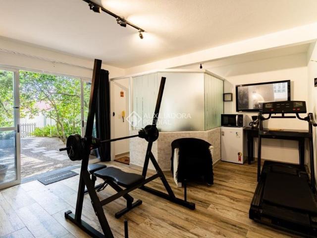 Casa com 4 quartos e 200m² para alugar em Beiramar, Florianópolis