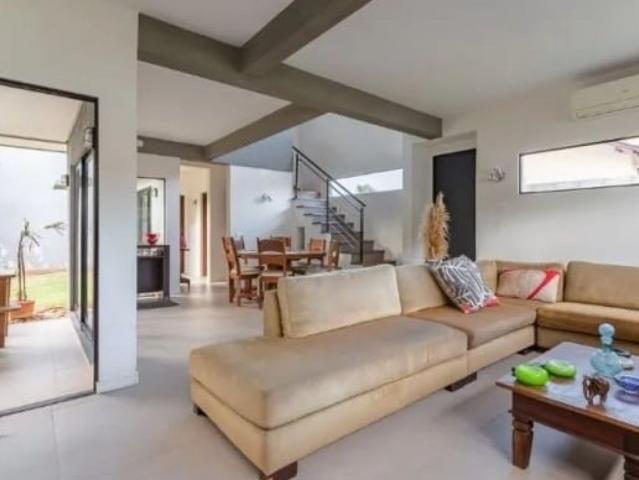 Casa com 4 quartos e 200m² para alugar em Rio Tavares, Florianópolis