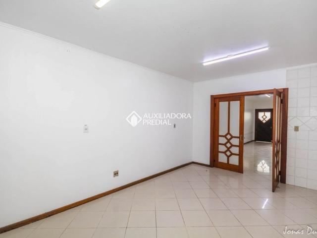 Casa com 4 quartos e 227m² para alugar em Marechal Rondon, Canoas