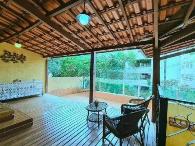 Casa com 4 quartos e 278 m² para locação no bairro Serra