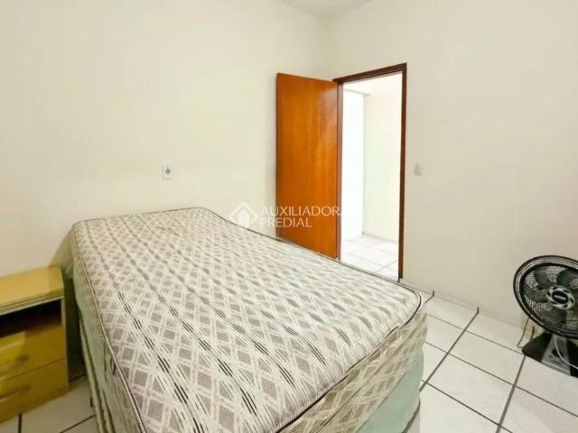 Casa com 4 quartos e 280m² para alugar em Forquilhinha, São José