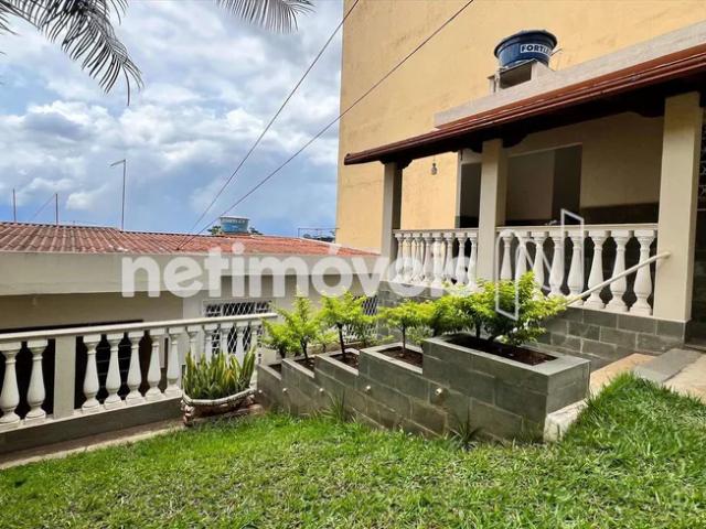Casa com 4 Quartos e 2 banheiros à Venda, 170 m² por R$ 1.799.900